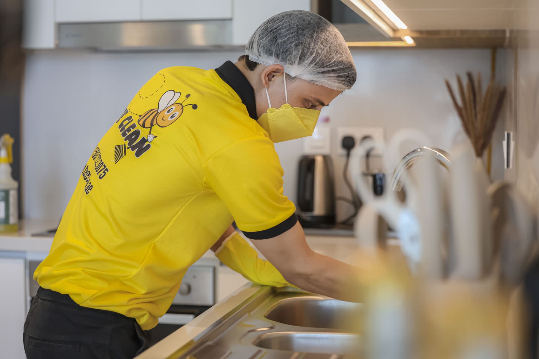 Professional Cleaning Services in Dubai | Bee Clean - Home & Office